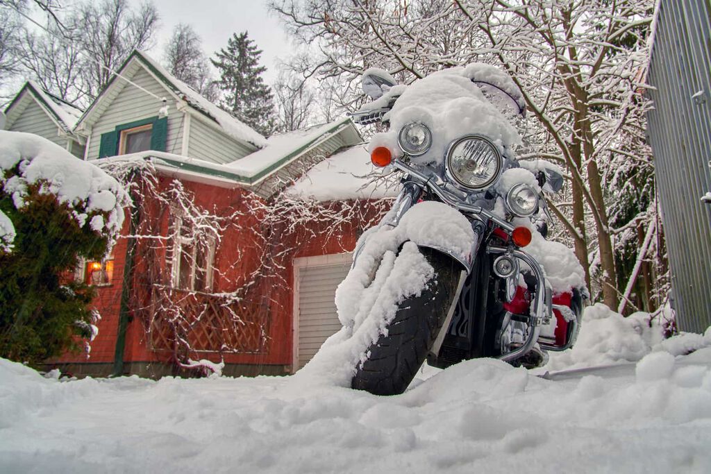 The Best Ways to Store a Motorcycle - Keter US